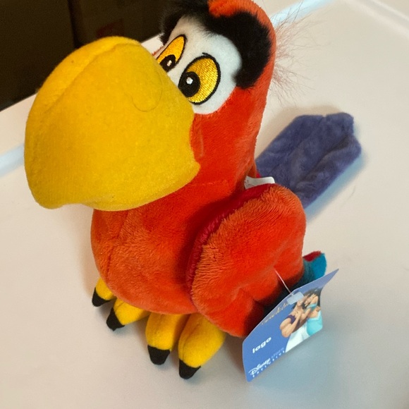 Disney | Toys | Authentic Disney Store Exclusive Aladdin Iago Parrot ...